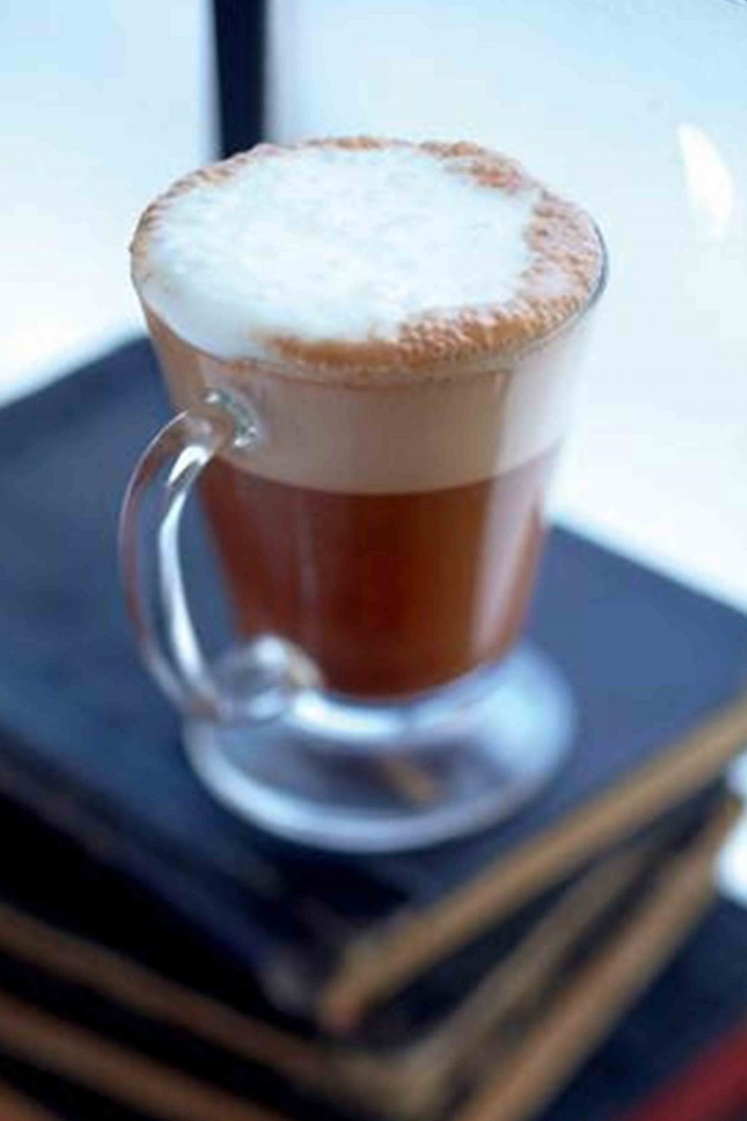 Ρόφημα ζεστής σοκολάτας με σαμιώτικο κρασί - Εφημερίδα ΕΟΣΣ | Σαμία Άμπελος