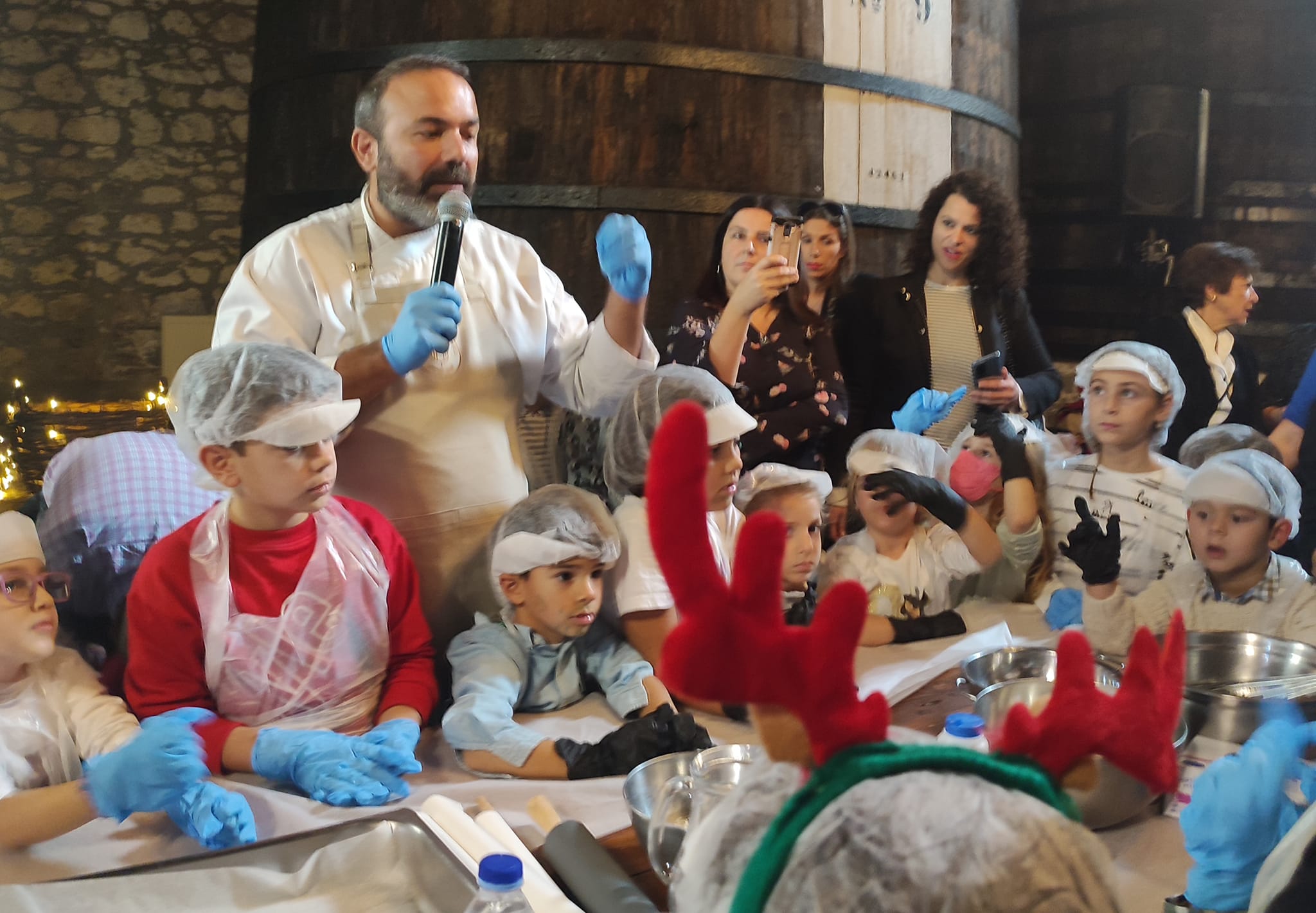 Μαγειρεύοντας σαμιώτικα με μικρούς και μεγάλους σεφ - Εφημερίδα ΕΟΣΣ ...